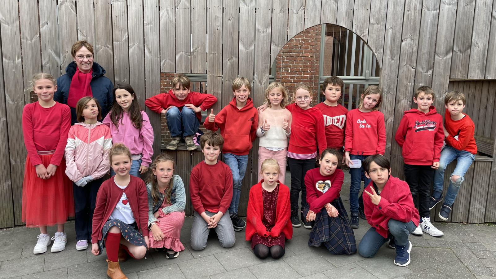 Ter Bunen kleurt rood! | Kleuter- en lager onderwijs | Ter Bunen Ter Bunen kleurt rood! | Kleuter- en lager onderwijs | Ter Bunen